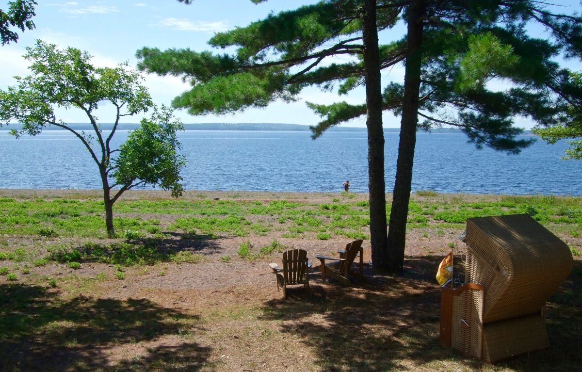 Surrendering to Gammon – Canadian Writers Abroad